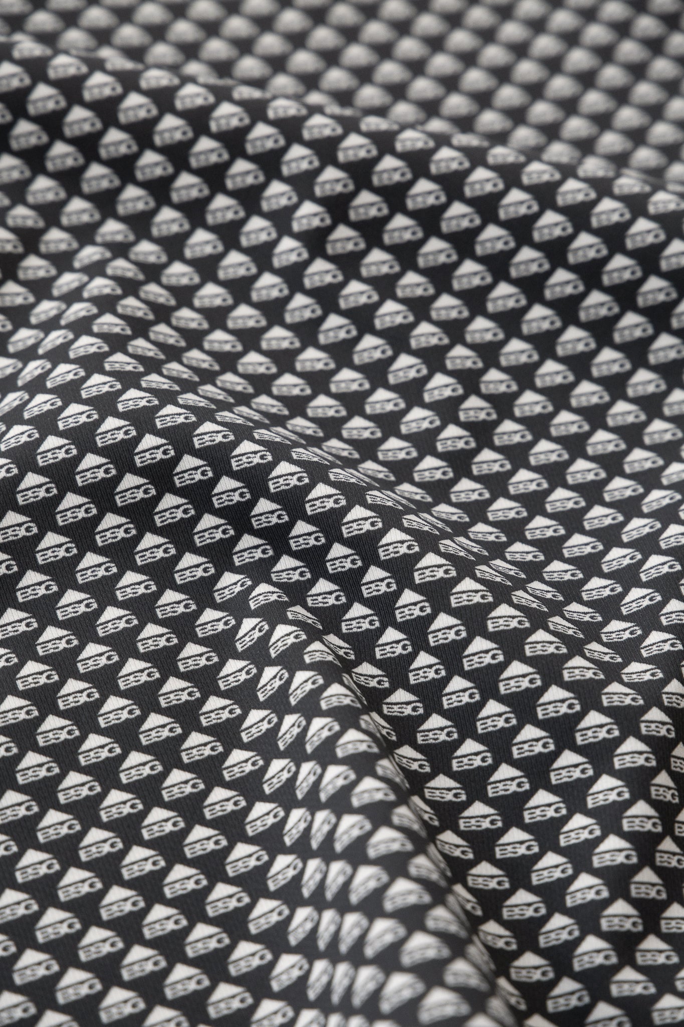 Black/White Snap Placket Polo - GEO ESG Print – Eastside Golf